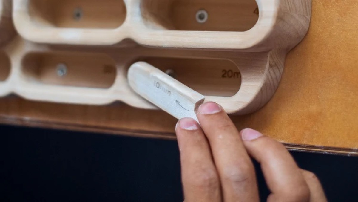 Y&Y VerticalBoard First Climbing Hangboard – Bushcraft Equipment